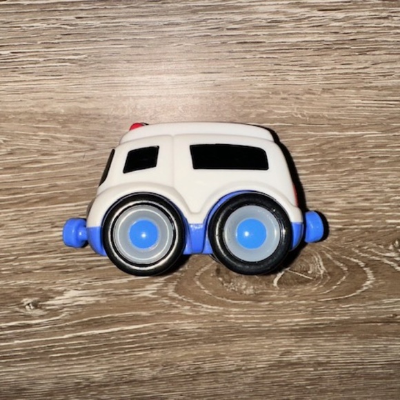 Lakeshore | Toys | Link Go Magnetic Vehicles Toy Ambulance Lakeshore ...